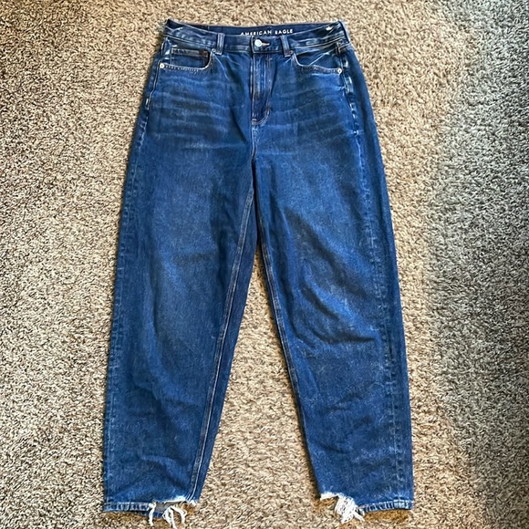 American Eagle Relaxed Mom Jeans